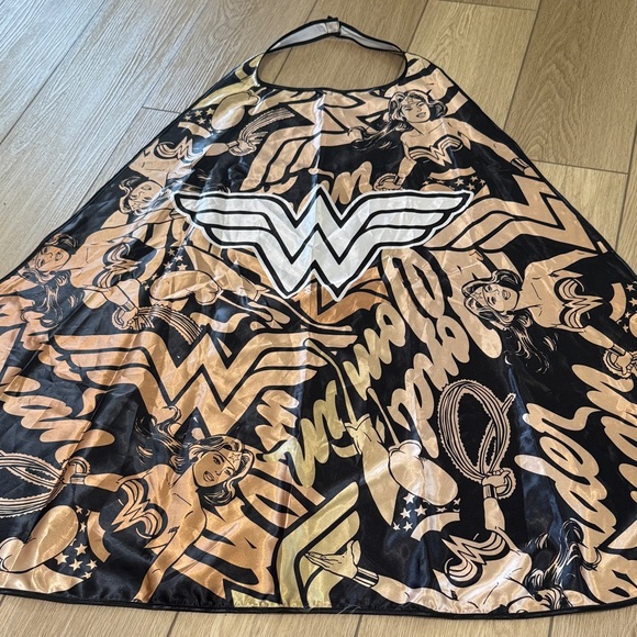 Six Flags | Other | Six Flags Wonder Woman Cape Black Gold Halloween ...